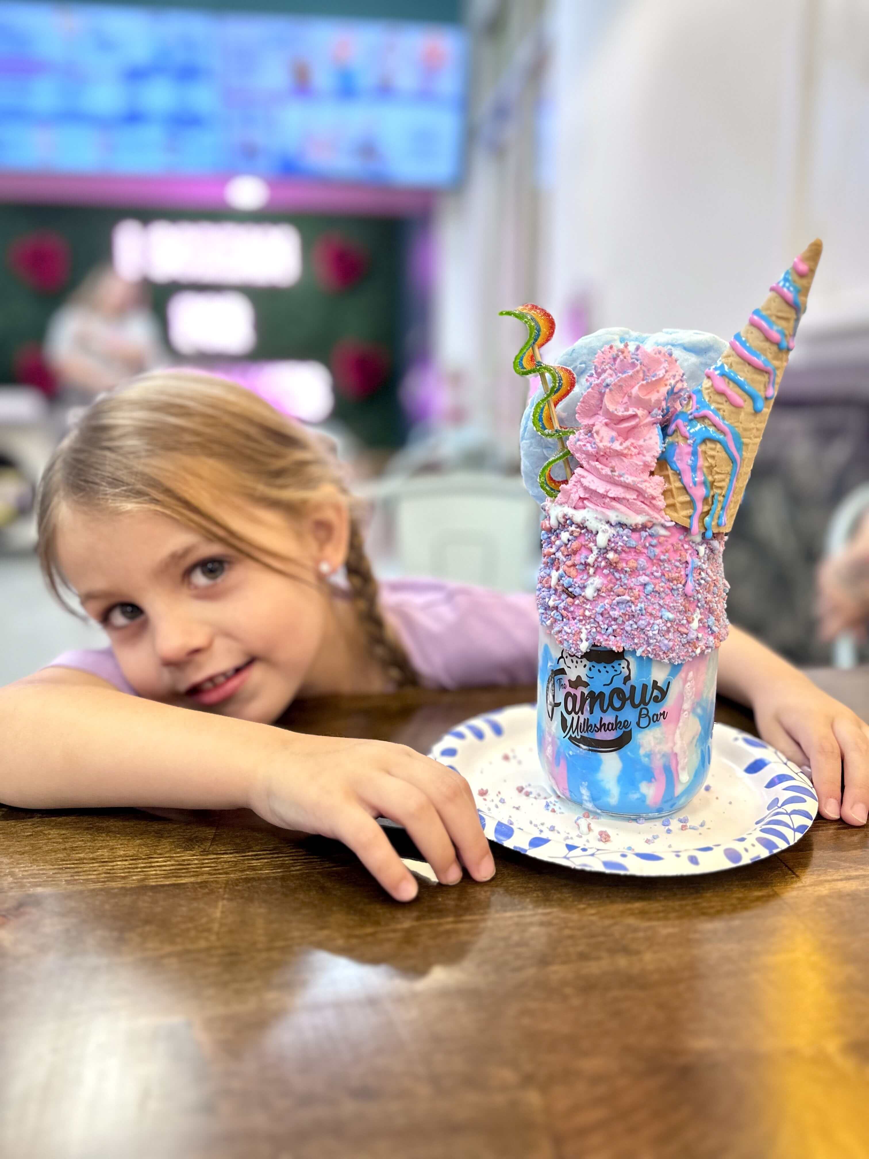 The famous milkshake bar – (1) – Milkshakes Make us Happy!